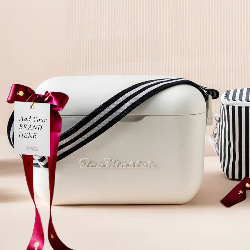 The Wine & Treats on Ice Corporate Christmas Hamper | Style Bundle